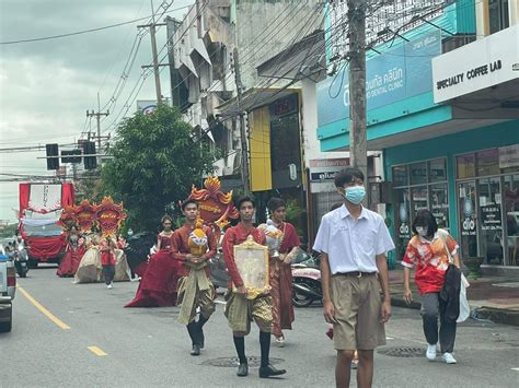 ขบวนพาเหรด Surincitytalk อัพเดตทุกเรื่องเมืองสุรินทร์