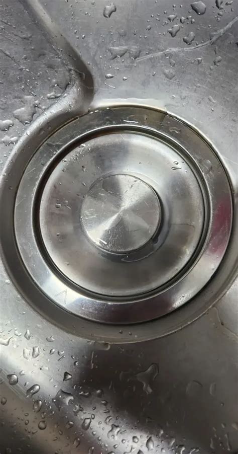 이사 몇일 안남기고 예약했는데 상담도 친절하시고 약속시간도 정확히 지키시고 작업 완성도도 너무 좋아 만족합니다 다음에도