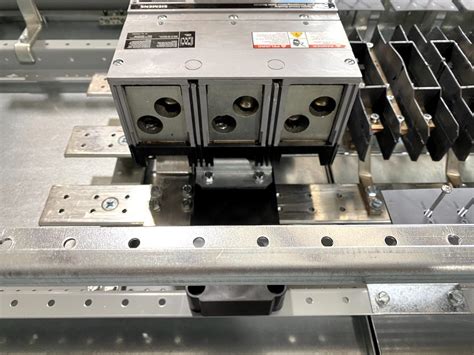 Siemens P4 3p3w 600 Amp 480v 36 Circuit Main Breaker Panel W Kits