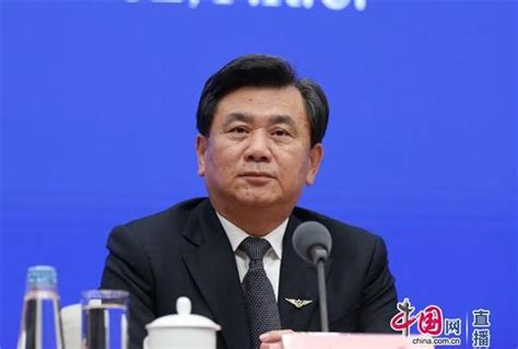 中国发布丨民航局：部分航空公司机票退改签实行“阶梯费率”机场餐饮“同城同质同价” 闪电鸟