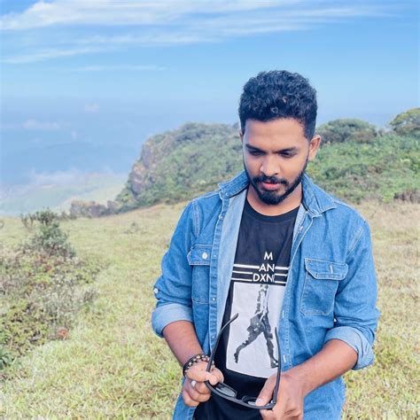 Sri Lanka Wedding Dreams මිනිස්සු කොච්චර දිනන්න දඟලනවද කියලා