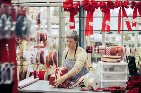 Les Canadiens donneront moins de cadeaux de Noël en 2023