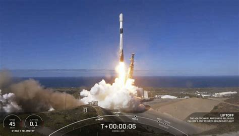 South Korea Launches Its First Spy Satellite After Rival North Korea