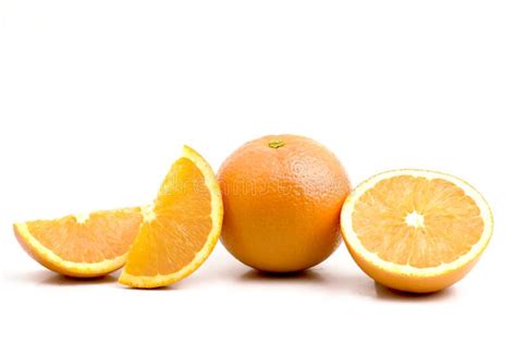 Fruta Anaranjada Con Aislado En El Fondo Blanco Imagen De Archivo Imagen De Corte Fondo