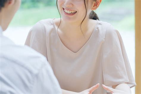「奥ゆかしい」の意味や類語を簡単解説！奥ゆかしい女性の特徴・モテる理由とは