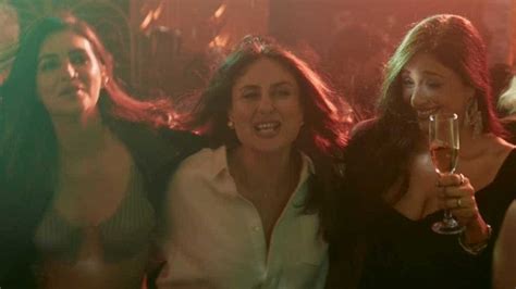 Crew Song Ghagra Kareena Kapoor Kriti Sanon And Tabu Dance Up A Storm