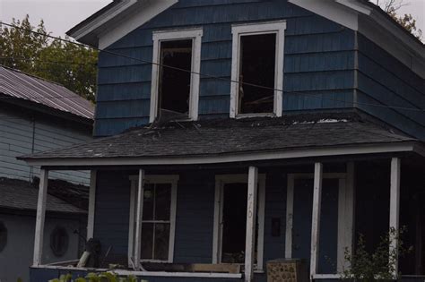 Firefighters Rescue Critically Injured Man 4 Dogs From Burning