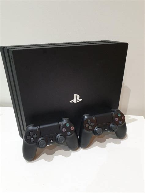 Ps4 Pro 1TB με δύο χειριστήρια - PlayStation Consoles - Insomnia.gr