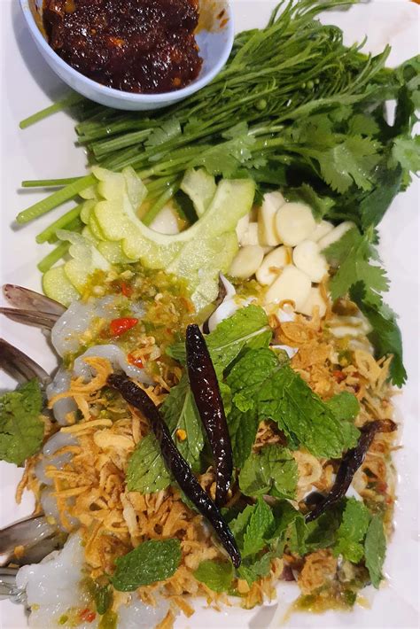ร้านวัฒนะ แซ่บ แค่ ภาพทราบ ก็ แค่ ลอง ยำ 3 ทัพ Facebook