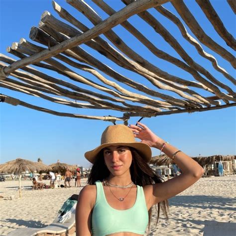 Hot Sexy Zeina Ashour Bikini Pics