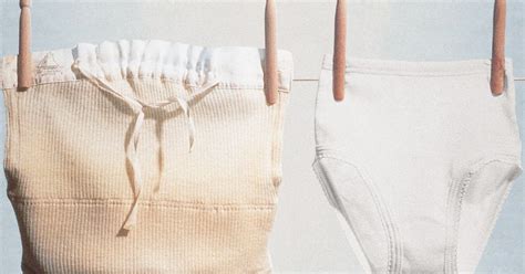 Le Centenaire De La Petite Culotte Si La Culotte Existe Depuis Longtemps Avec Des Jambes L