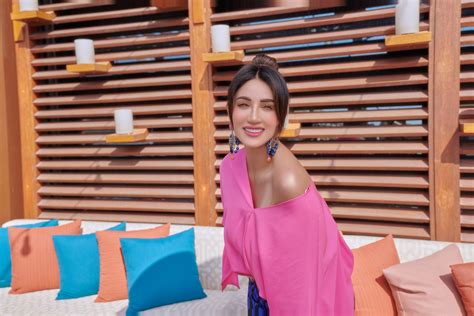 بعد شائعات عن إختفائها وإعتزالها الفن ديانا حداد تختار العودة بأغنيتين من ألبومها الجديد ديانا