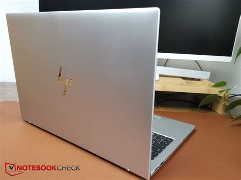 Análise do laptop HP EliteBook G Laptop de negócios capaz arruinado pelo Sure View