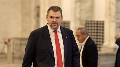 Делян Пеевски сезира КЗП и КЗК заради цените на храните Nova