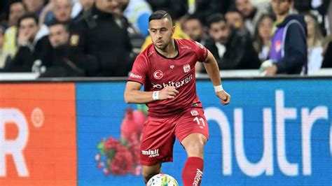 דיא סבע מעדיף לשחק בחול אך מכבי חיפה מגבירה את הלחץ וואלה ספורט