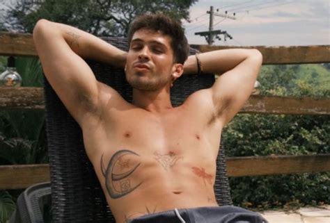 João Guilherme explica mudança após aparecer saradíssimo 100 obrigação
