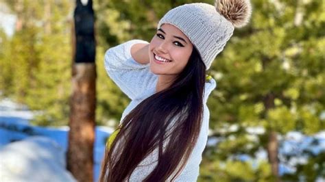 इतनी खूबसूरत फिर भी नहीं मिल रहा कोई बॉयफ्रेंड वजह जान आप रह जाएंगे हैरान Beautiful Model