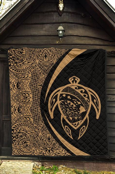 Hawaii Turtle Map Polynesian Premium Quilt Gold Circle Style King