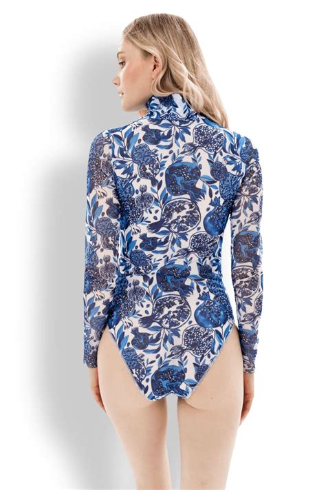 Купальники и пляжная одежда Vela Moda Intima