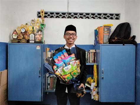 Kisah Sarjana Online Pertama Di Masa Pandemi Corona