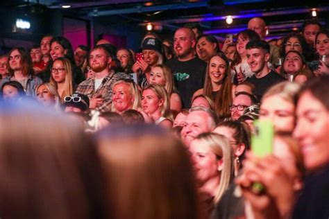 Best Pictures As Lewis Capaldi Plays Dundee Fat Sams Shows