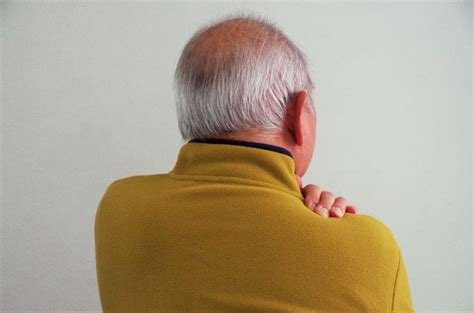 五十肩の時にやってはいけないこと5選！原因と正しい対処法・改善法 Naoru ナオル 整体院