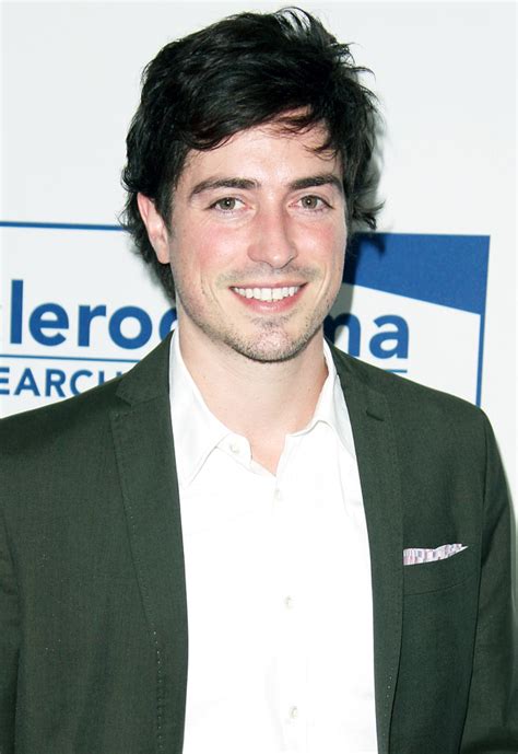 Mad Men Star To Romance Dr Mindy On The Mindy Project Tv Guide
