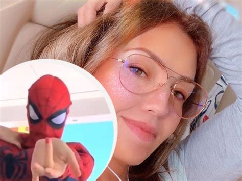 ¿de Cuál Fuma Thalía Se Disfraza De Spider Man Y No Podemos De Risa