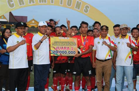 Mandau Putra Juara Turnamen Sepakbola Bupati Ketapang Cup 2023