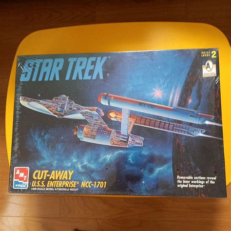 スタートレック 海外プラモデル エンタープライズ号ncc1701 カットモデル メルカリ