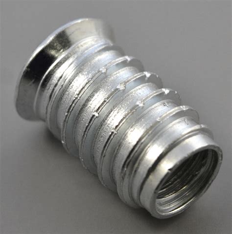 Мебельная футорка М10 ∅15.3х25 мм