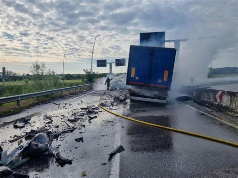 Peschiera Terribile Frontale Fra Due Tir Trentini I Conducenti Morti