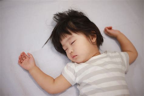 赤ちゃんの寝かしつけ改善のコツ5選と月齢別の効果的な方法｜赤ちゃん寝かしつけのプロ・愛波あやオフィシャルサイト