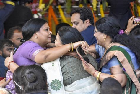Six New Faces Two Women Among 11 Mlas Take Oath As Jharkhand Ministers