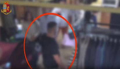Milano Rubato Orologio Da 500mila Euro Il Turista Strattonato E