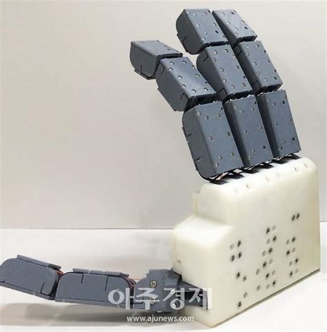 Dgist 윤동원 교수 ‘사람 손처럼 유연한 인간형 로봇핸드 핵심 개발 아주경제