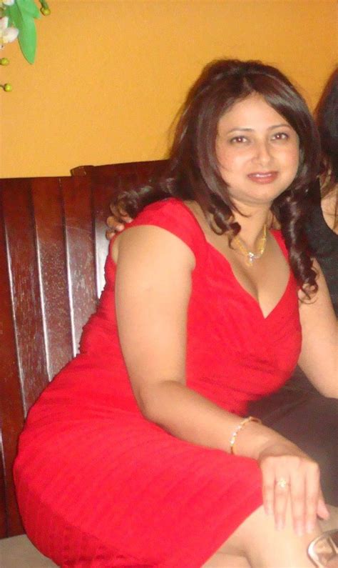 Aunty Dengulata Hot Spicy Sexy Desi Spicy Hot Bhabi Sizzling Desi Bhabi Real Life Images