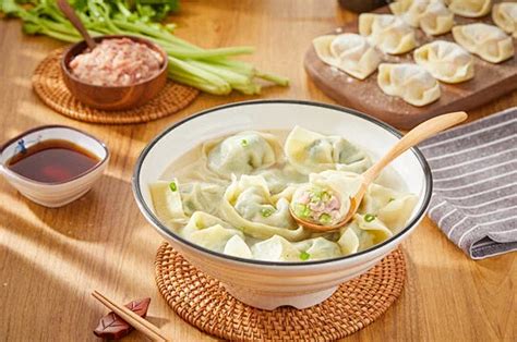 芹菜鲜肉馄饨 花瓣网