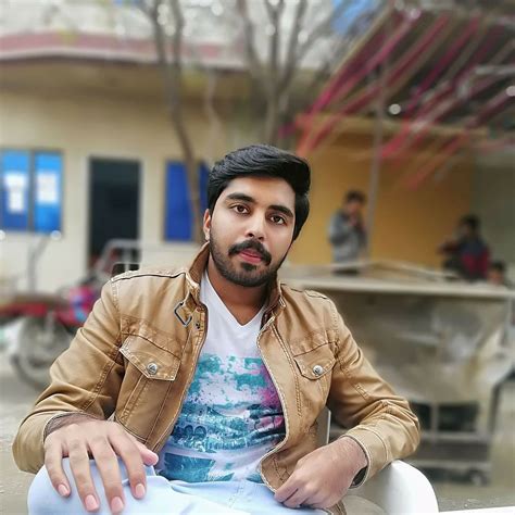 Hasham ازل سے بس گئی ہے اپنی فطرت میں سربلندی ہمیں مِٹنا تو آتا ہے