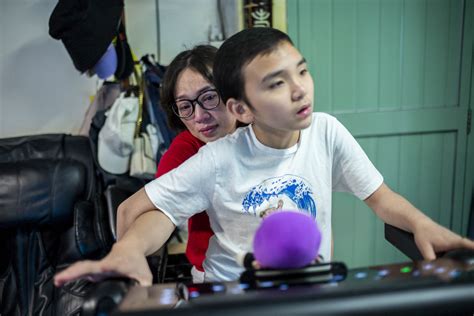 一條插喉餵食管決定香港嚴重智障兒在哪裏渡餘生 端傳媒 Initium Media