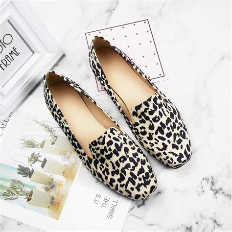 Mocassins Imprimé Léopard à Bout Carré Pour Femme • Mon Mocassin