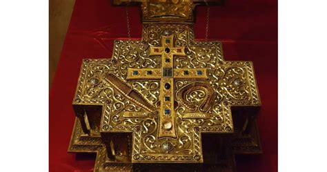 Невиждани мощи на светите братя Кирил и Методий идват от Света гора