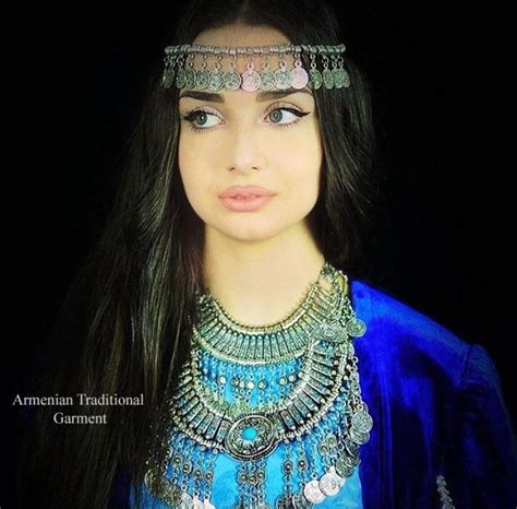 Հայկական աւանդական զարդարանք ու զգեստներ Armenian Clothing Armenian