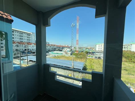 ขายทาวน์เฮ้าส์ถนนเทพารักษ์ บิ๊กซีบางพลีหลังใหญ่ 3 ชั้น ราคาดี ทำเลดี ใกล้ถนนบางนาตราด กิ่งแก้ว