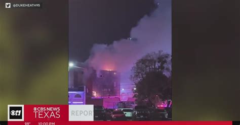 Crews Battle Fire In Historic Fort Worth Stockyards Cbs Texas
