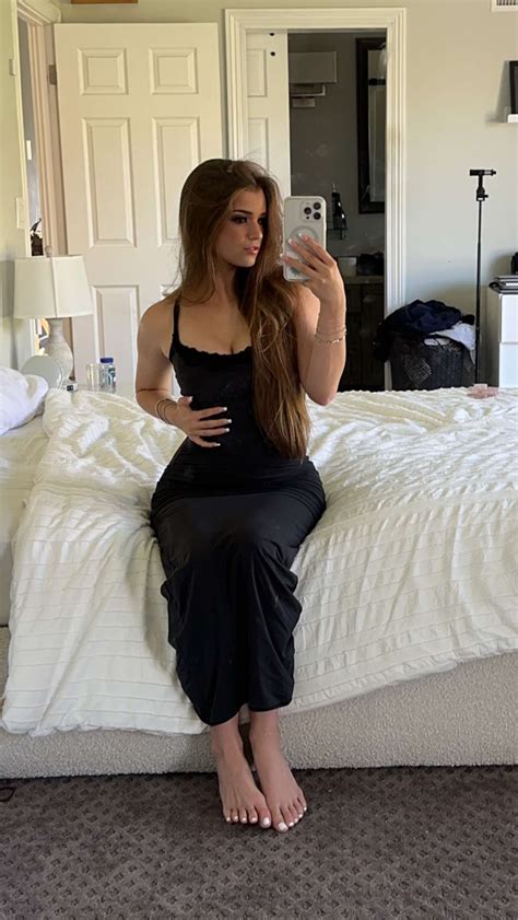 Brooke Monks Feet I Piedi Di Brooke Monk Page 12 Celebrities