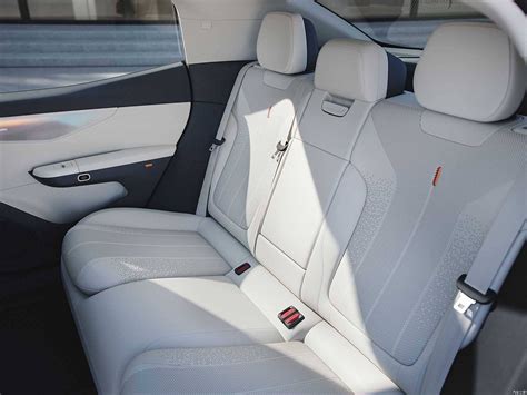 Lynkandco 07 Em P Automotive Ai Car Global