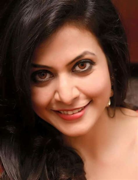 Pin On Koel Mallick Indian Bridal Photos Beautiful Iranian Women