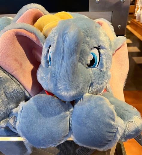 Dlp Disneyland Paris Peluche Big Feet Dumbo Magical Store By Tin Key