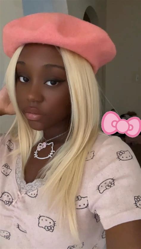 🎀 Selfies And A Hello Kitty Look A Like Lol Rhellokitty
